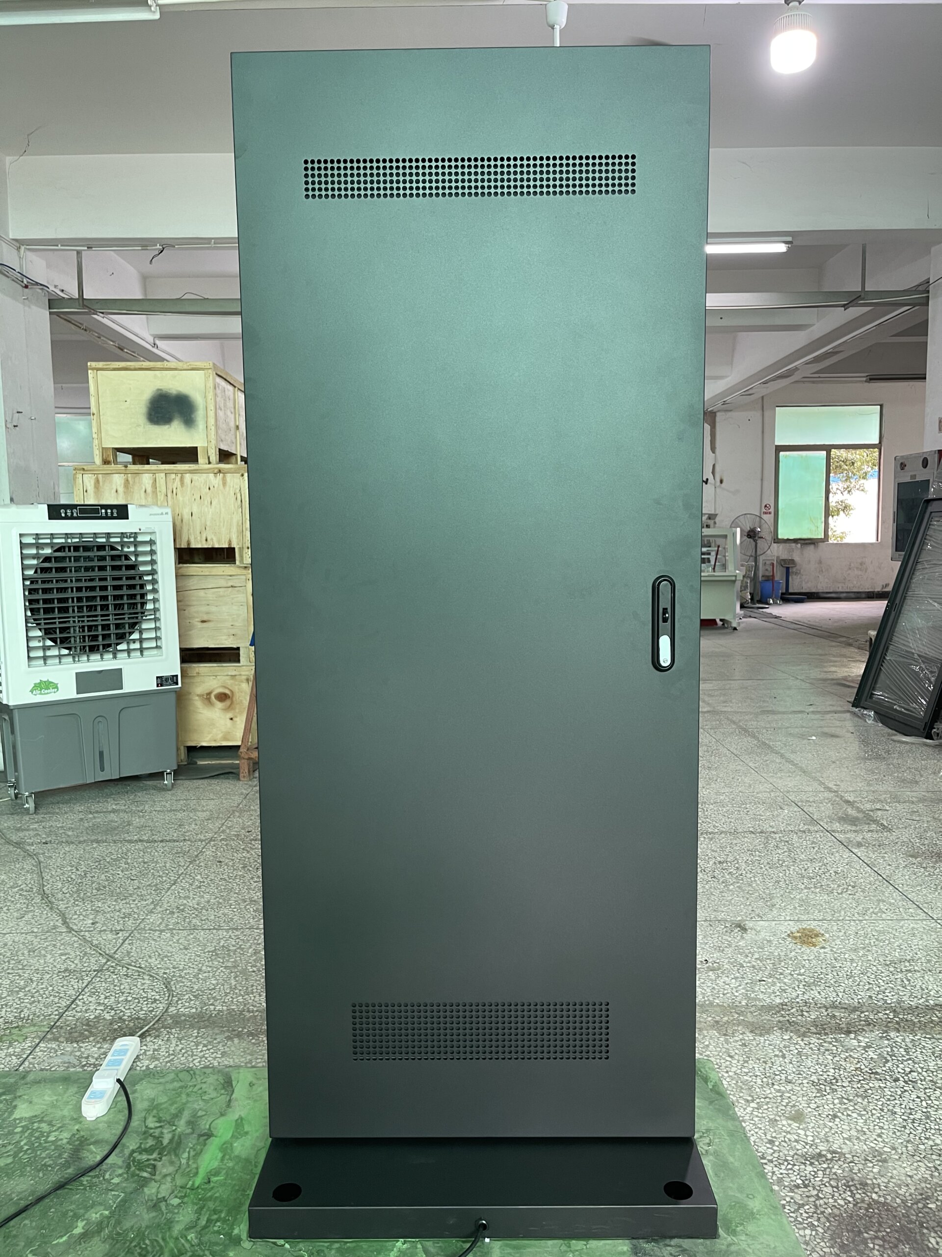 Outdoor Floor Standing Digital Signage – JPOK DISPLAY